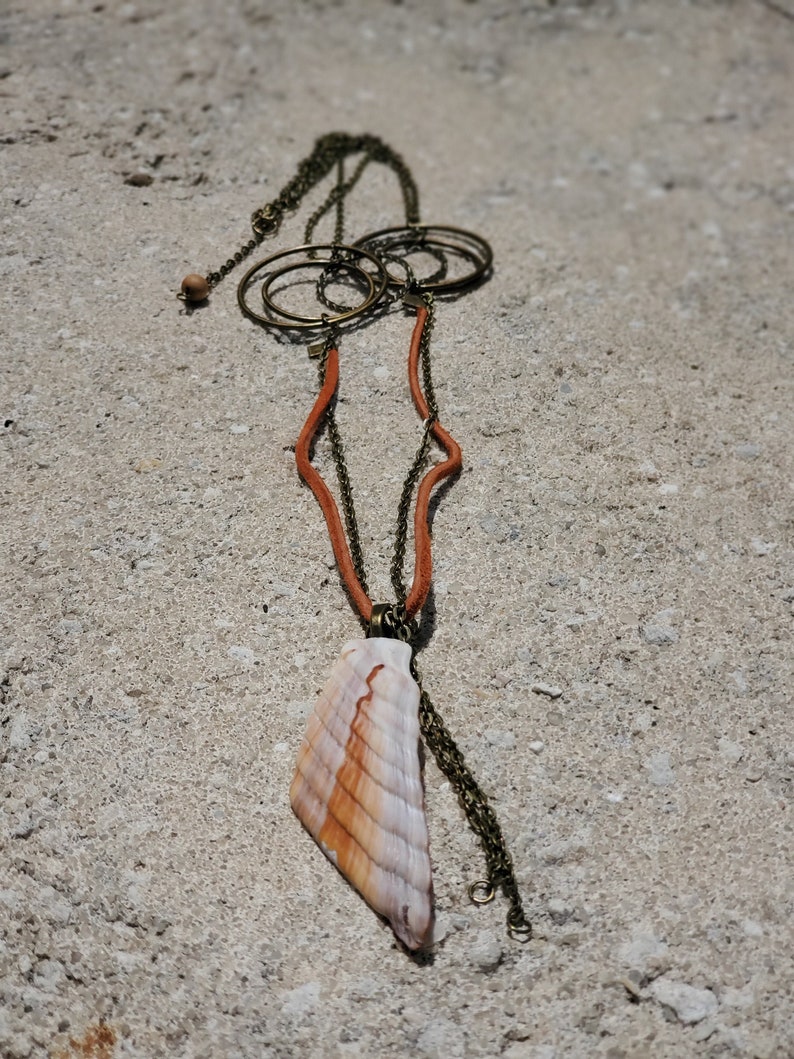 Van Hyning Cockle Shell Boho Necklace - Etsy