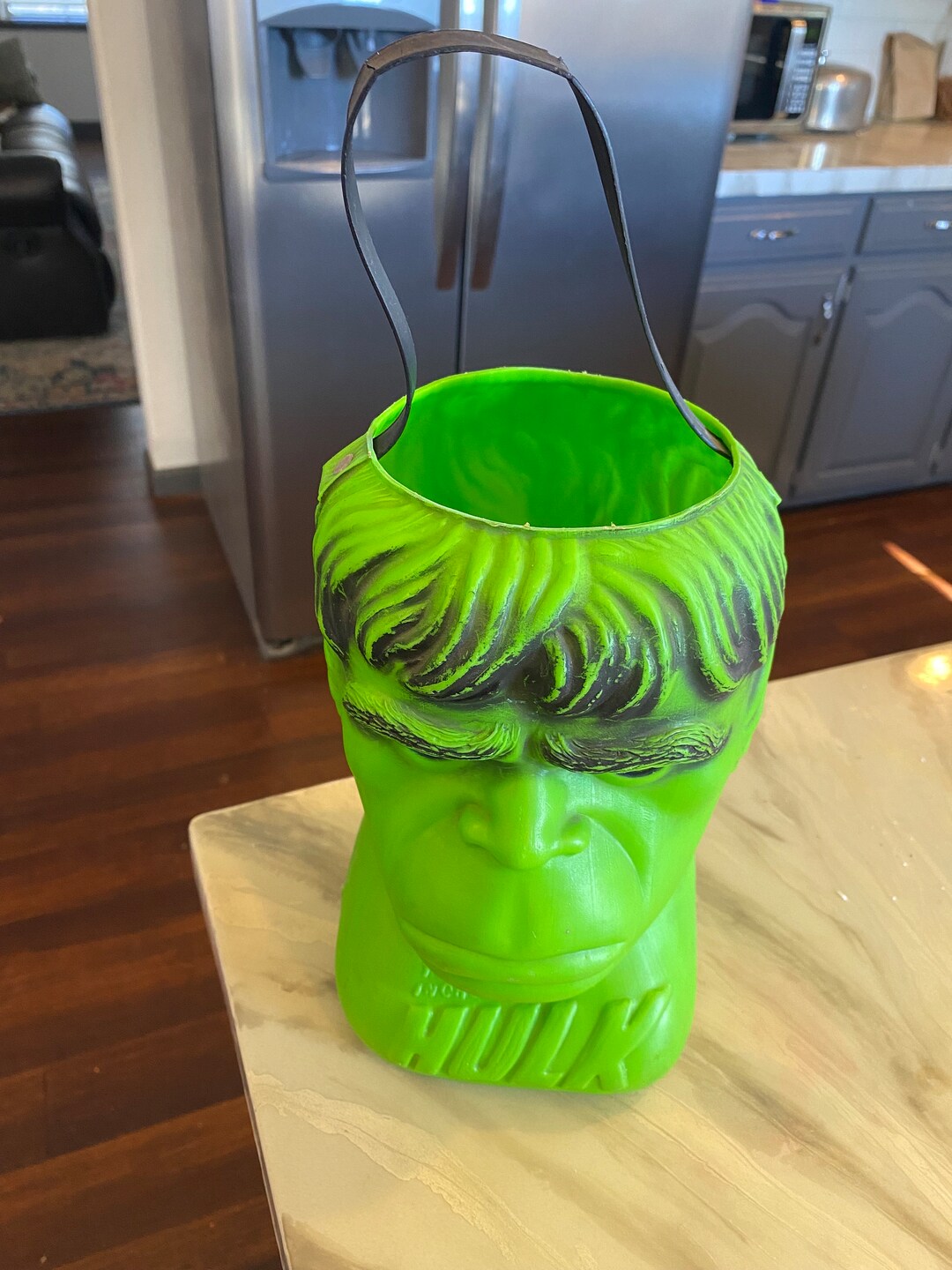 Vintage 1979 AJ Renzi Marvel Incredible Hulk Halloween Blow Mold Candy ...