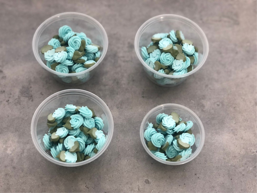Royal Icing Rosettes ~ Mini Roses ~ Sky Blue Rosettes ~ Rosette With ...