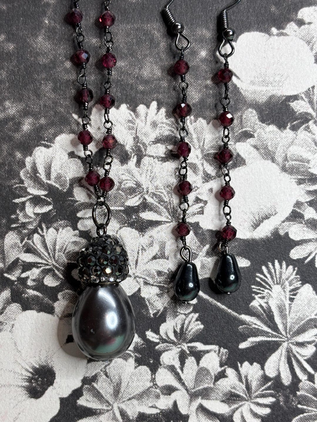 Black Pearl and Garnet Rosary Chain Necklace and Earrings Jewelry Set ...