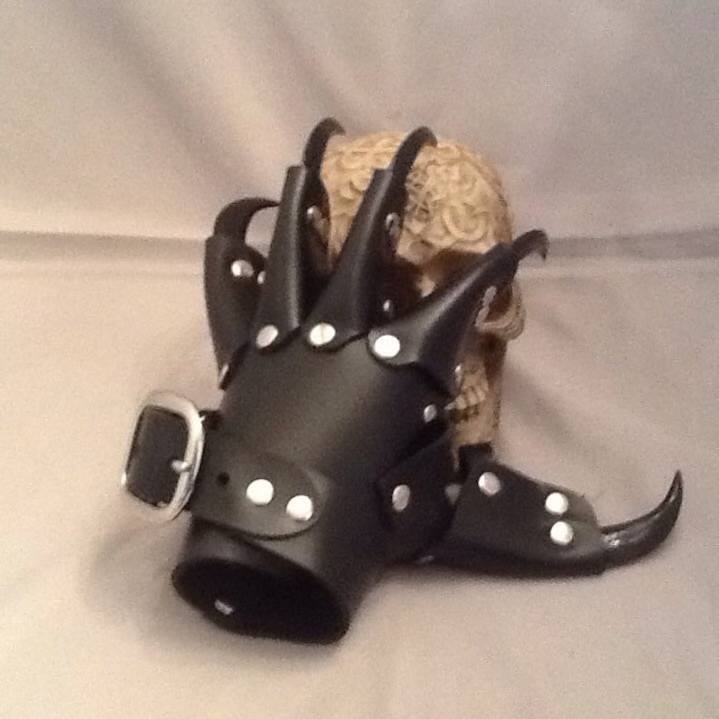 Black Dragon Claw Gauntlets / Gloves With Black Claws & Thumb Claw - Etsy