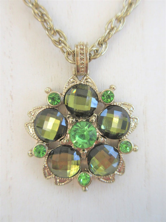 1928 Vintage Green Crystal medallion pendant necklace… - Gem