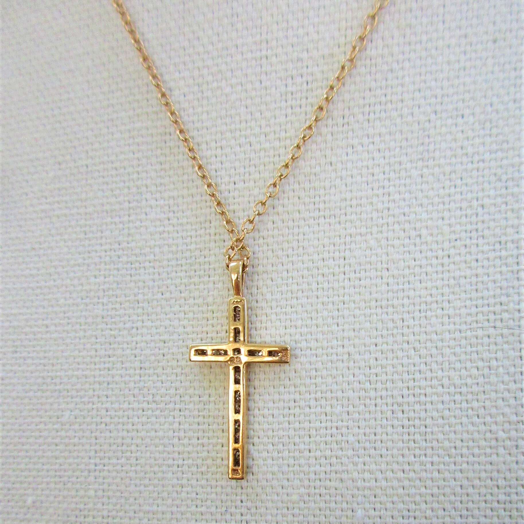10K Gold Diamond Cross W 19 Inch Gold Chain,24 Diamonds Channel Set ...