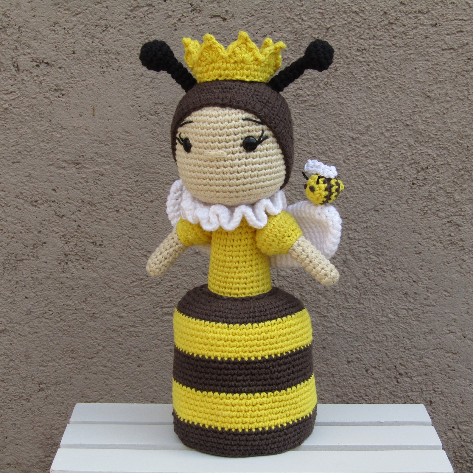 Amigurumi Crochet Doll Queen Bee Pattern Patrón Ganchillo - Etsy