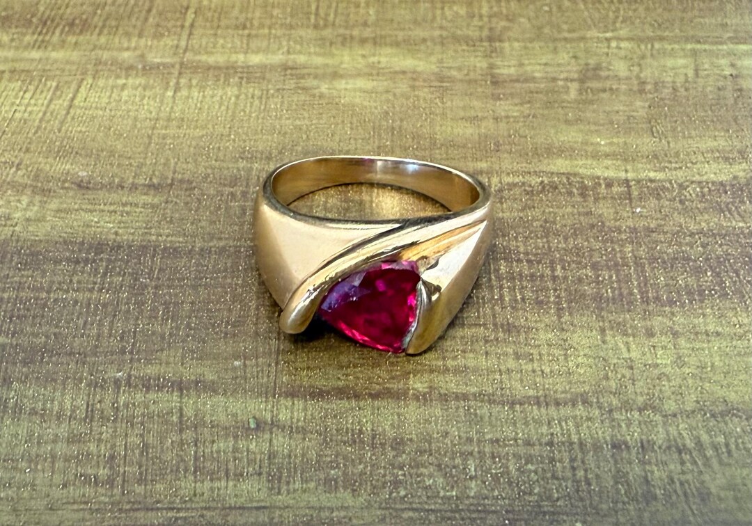 Vemeil Gold Over Sterling Ring With Red Stone Size 8.# 2015t2.free ...