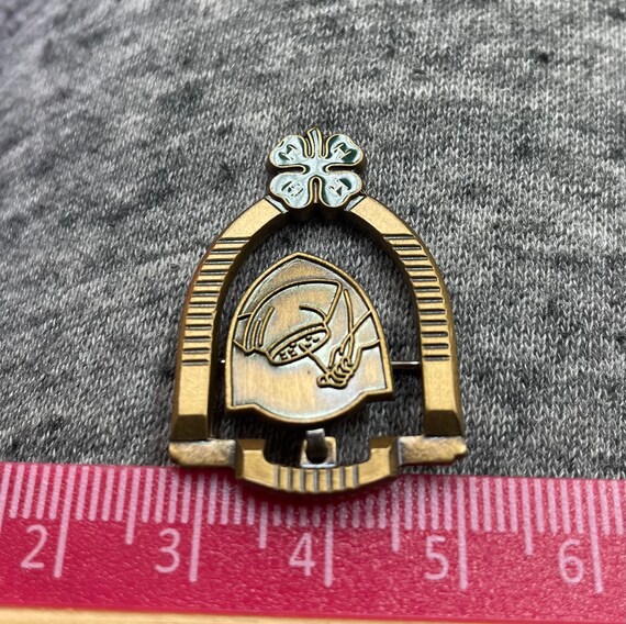 Vintage 4H-Club Clover Pin.#9032. Free shipping!!!! - Gem