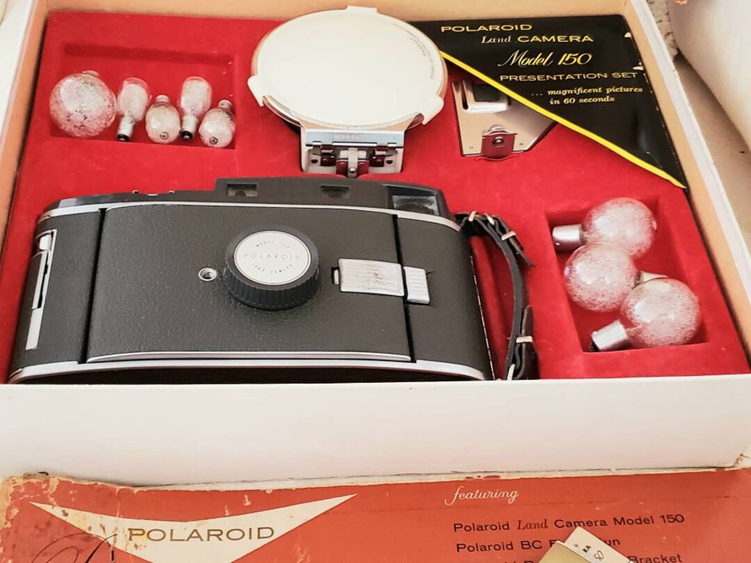 Vintage Polaroid Land Camera 150 Presentation Set With Flash Bulbs P25 ...