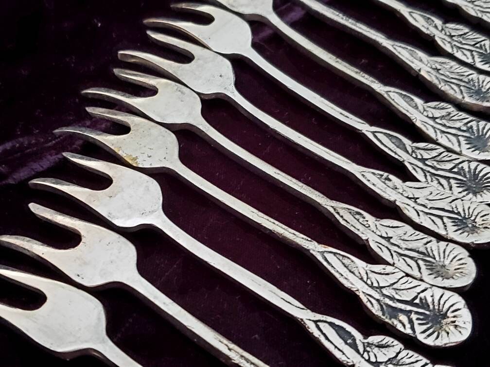 Vintage Forks 2-prong 11 Piece Small Salad Fruit Tasting, Appetizers ...