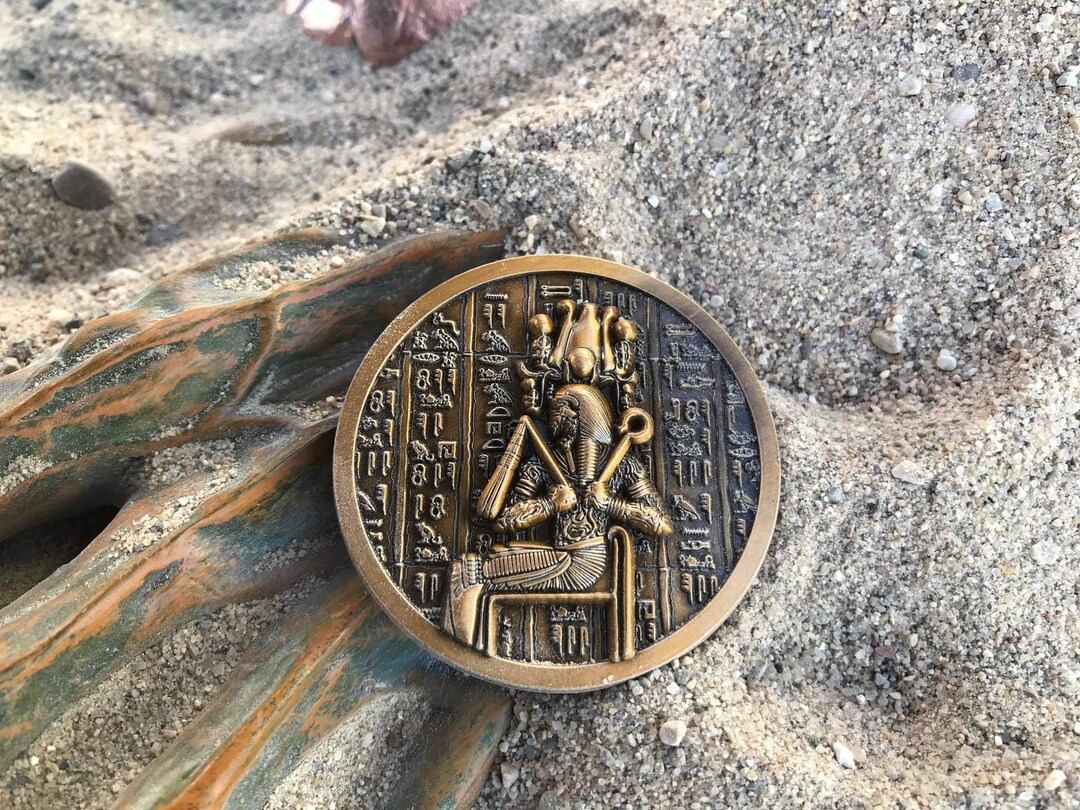 Lovecraft Inspired Shadow Pharaoh Nyarlathotep EDC Coin - Etsy