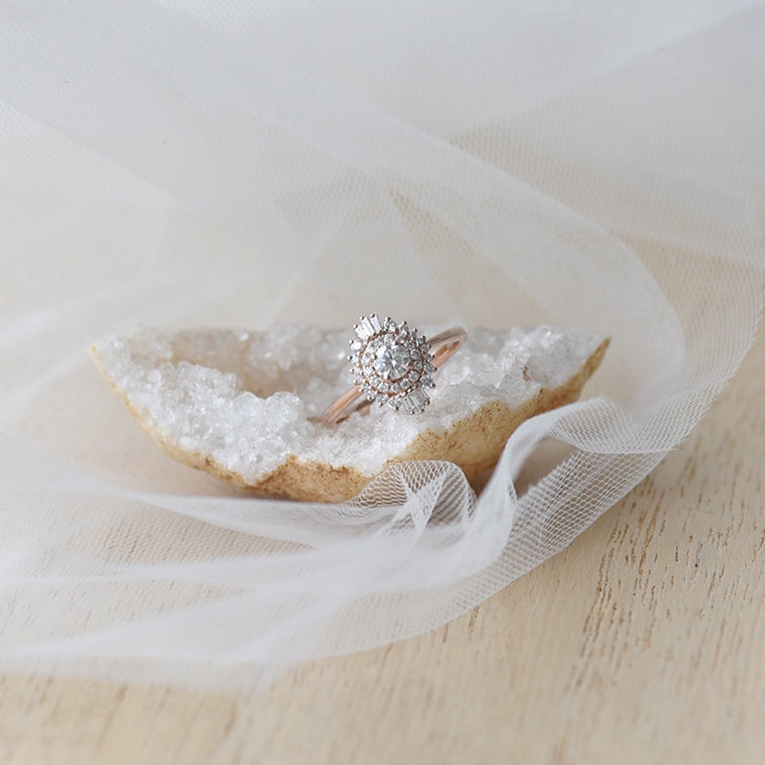 Ostentatious Moissanite Engagemnt Ring Solid Gold Ring With Moissanite ...