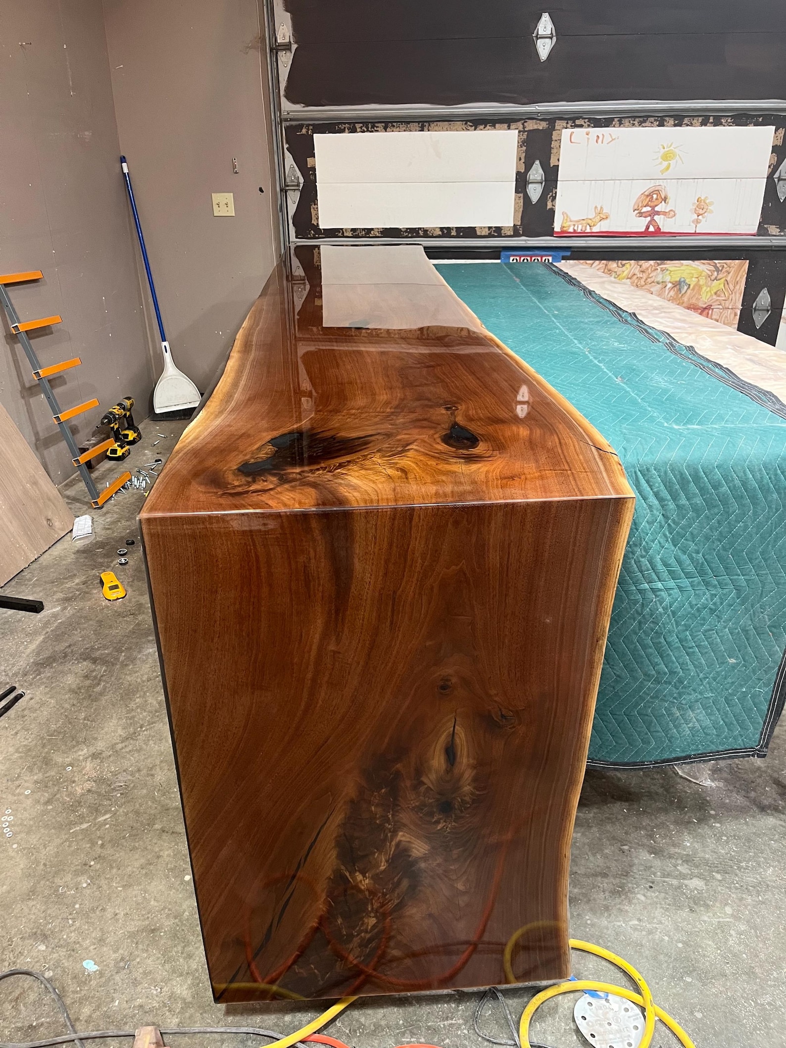 Walnut Cascade – Custom Live Edge Waterfall Countertops - Etsy