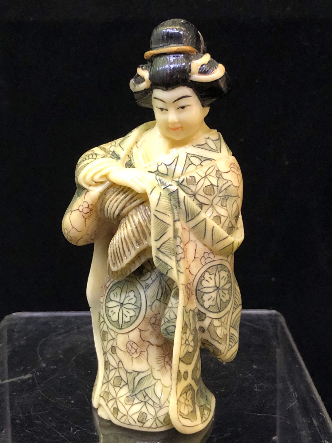 Japanese Netsuke Figurine With Geisha Design - Etsy