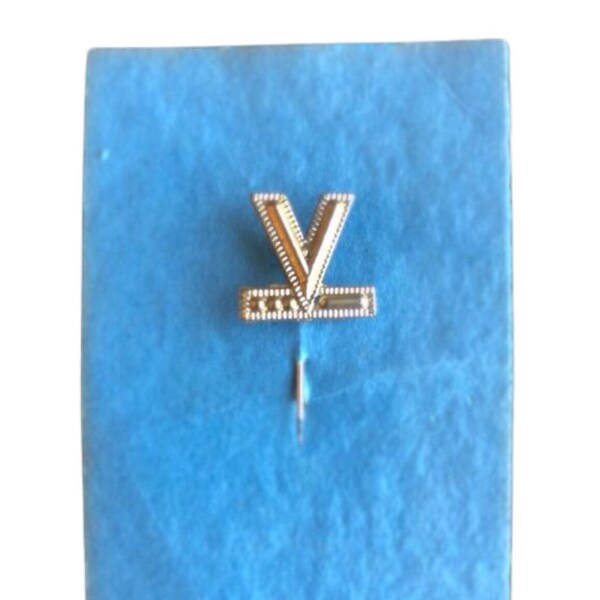 V for Victory - Etsy