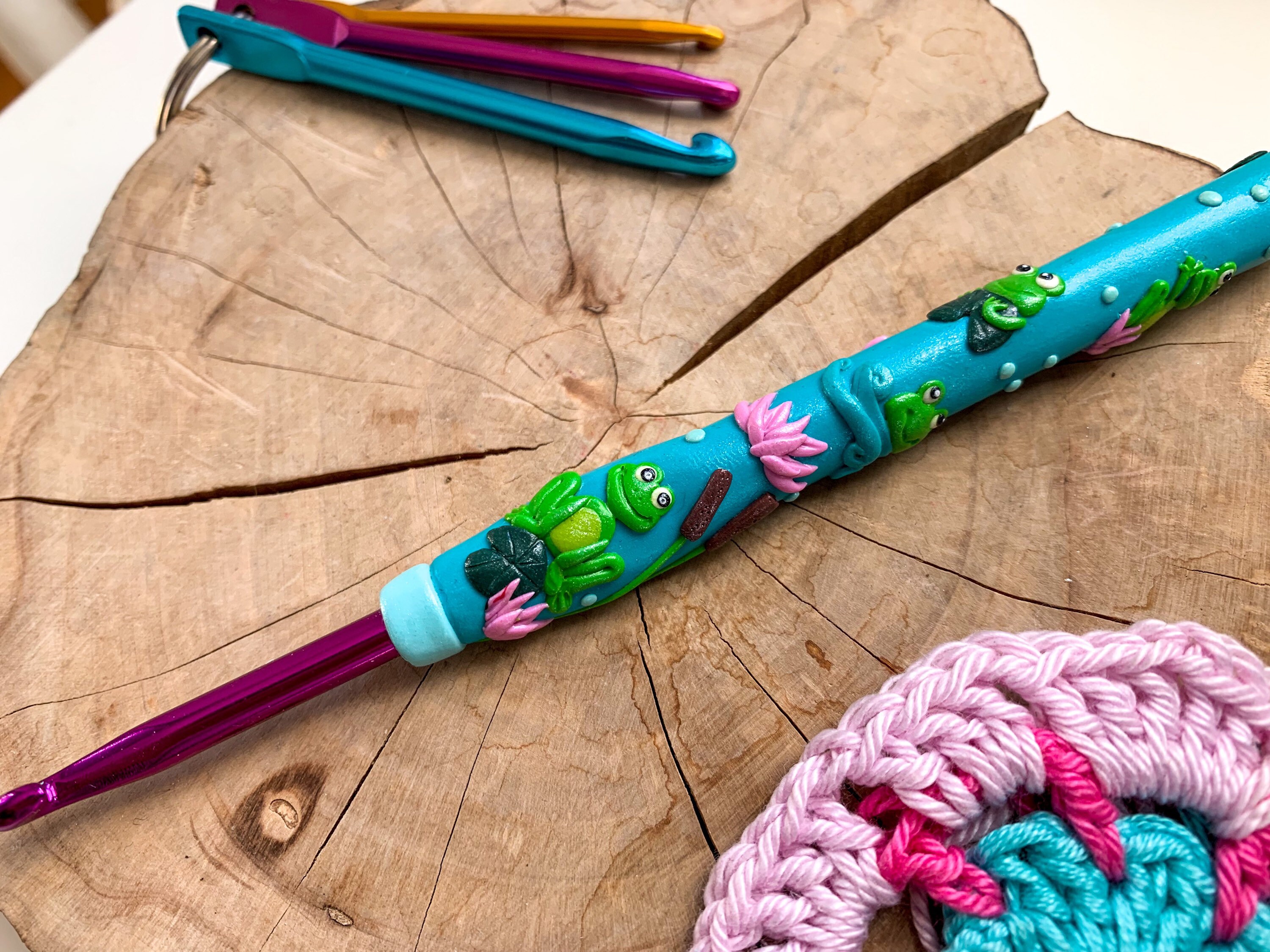 Little Frogs Crochet Hook, Frogs Polymer Clay Hook, Frog Design, Funny ...