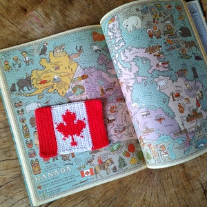 Canadian Flag Crochet Pattern: Maple Leaf Mug Rug (PDF Pattern) - Etsy