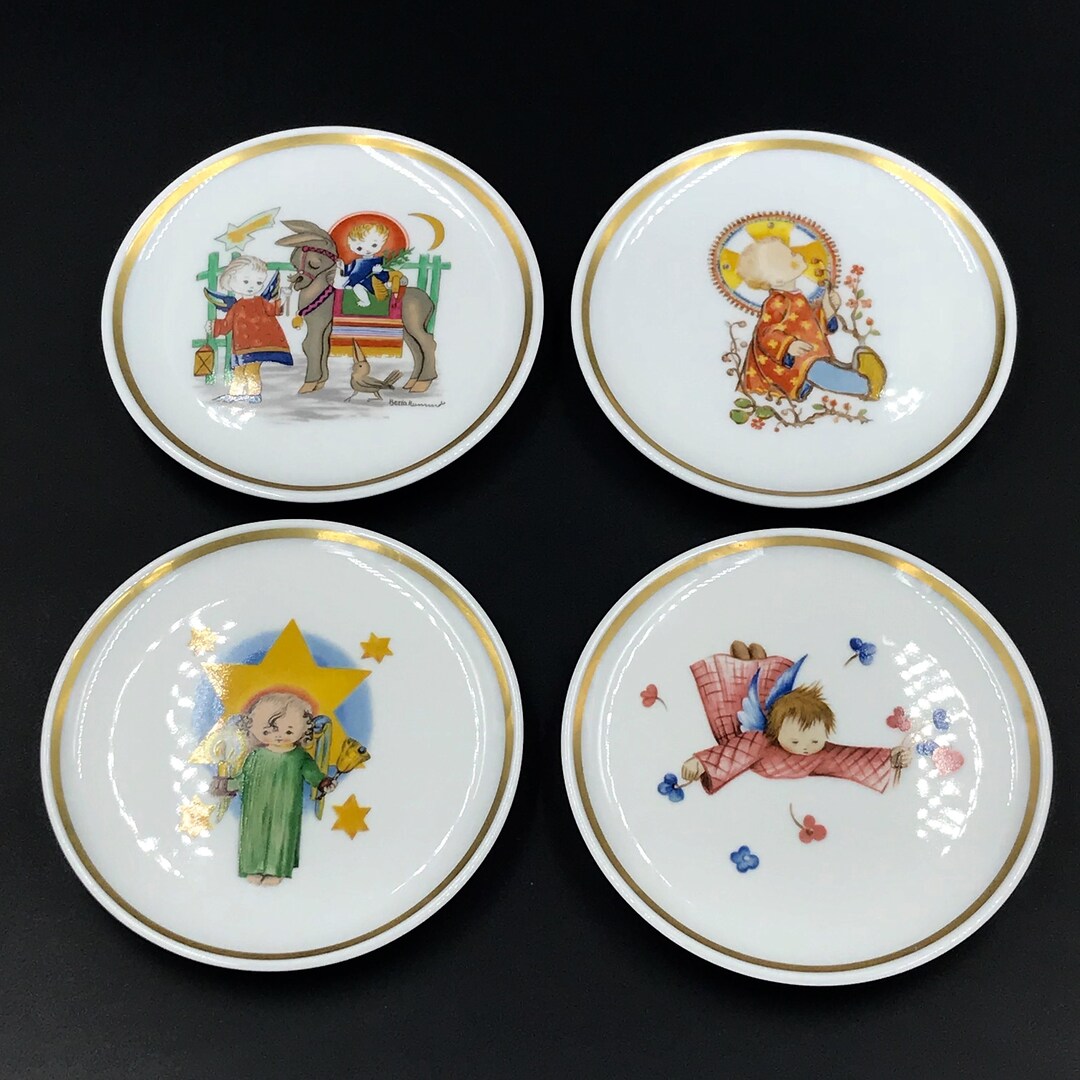 4 Berta Hummel Museum Miniature Porcelain Plates 1974, 1975, 1976 and ...
