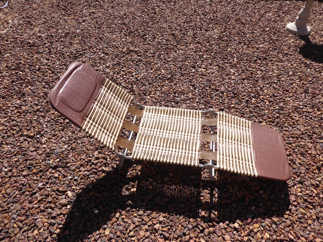 Beautiful Vinyl 'jelly' Lounge Chair Folding Brown Beige Retro Pool ...