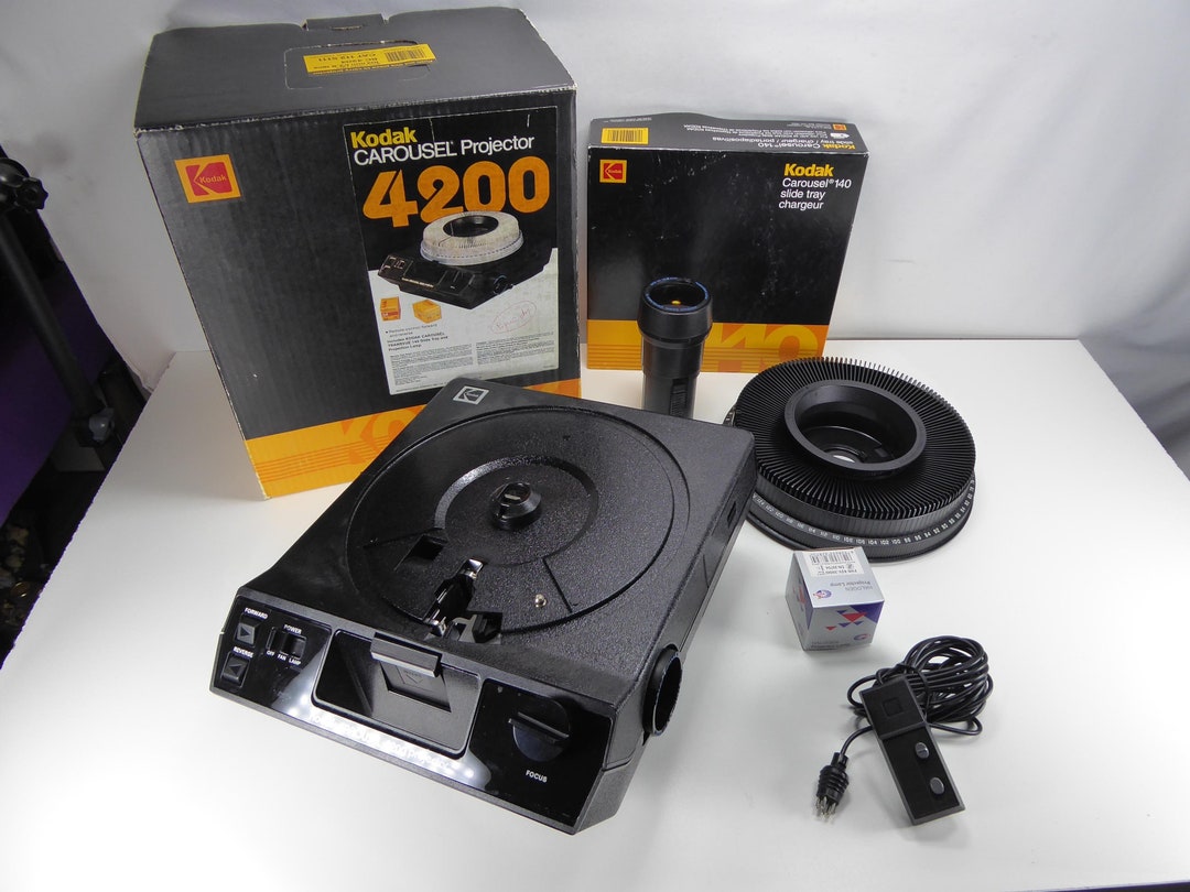 Kodak Carousel 4200 35mm Slide Projector Working Great Extra Bulb 2 ...