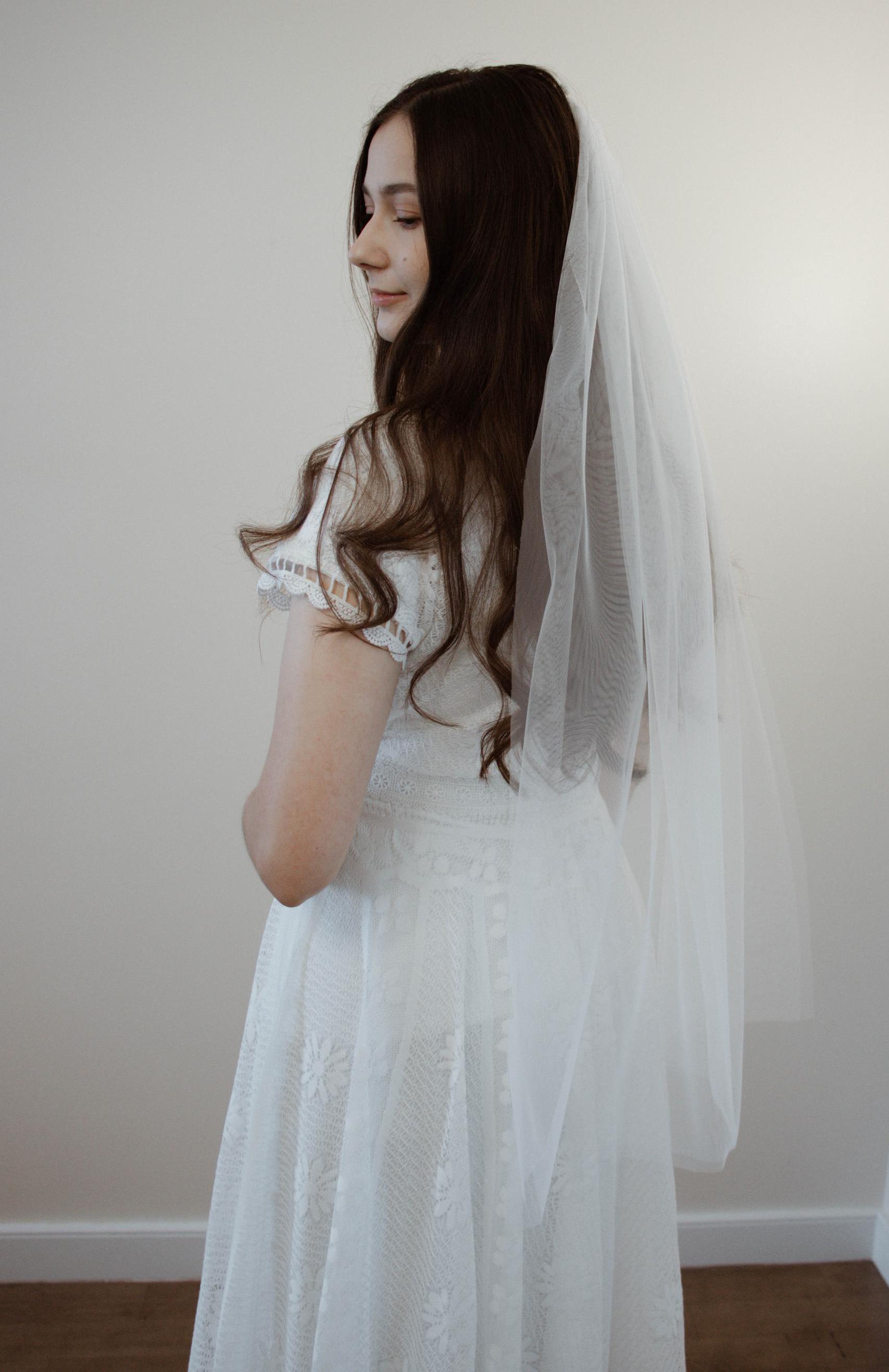 Minimalist Handmade Veil | Plain Edge Veil in Fingertip Length | White ...