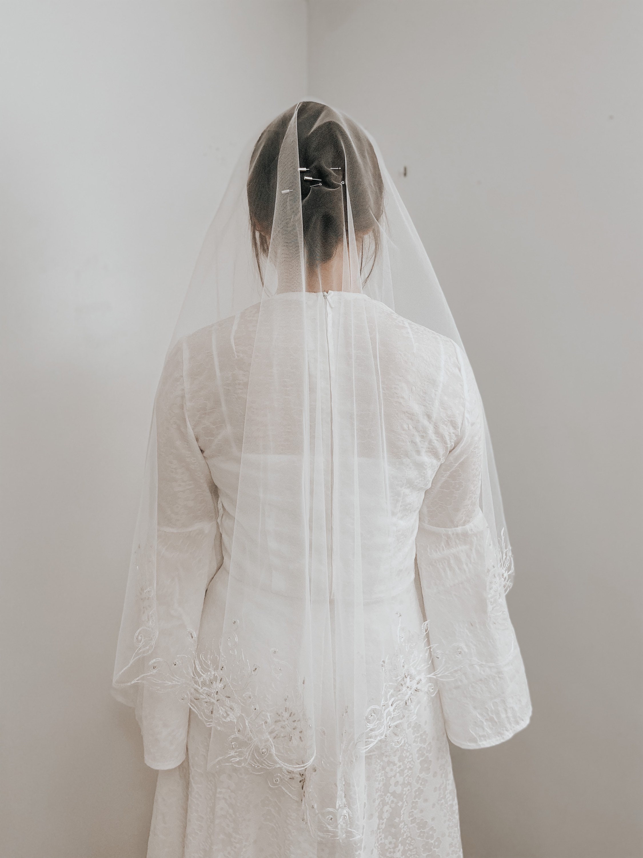 White Embroidered Wedding Veil, Elegant Handmade Veil, Waltz/ballet ...