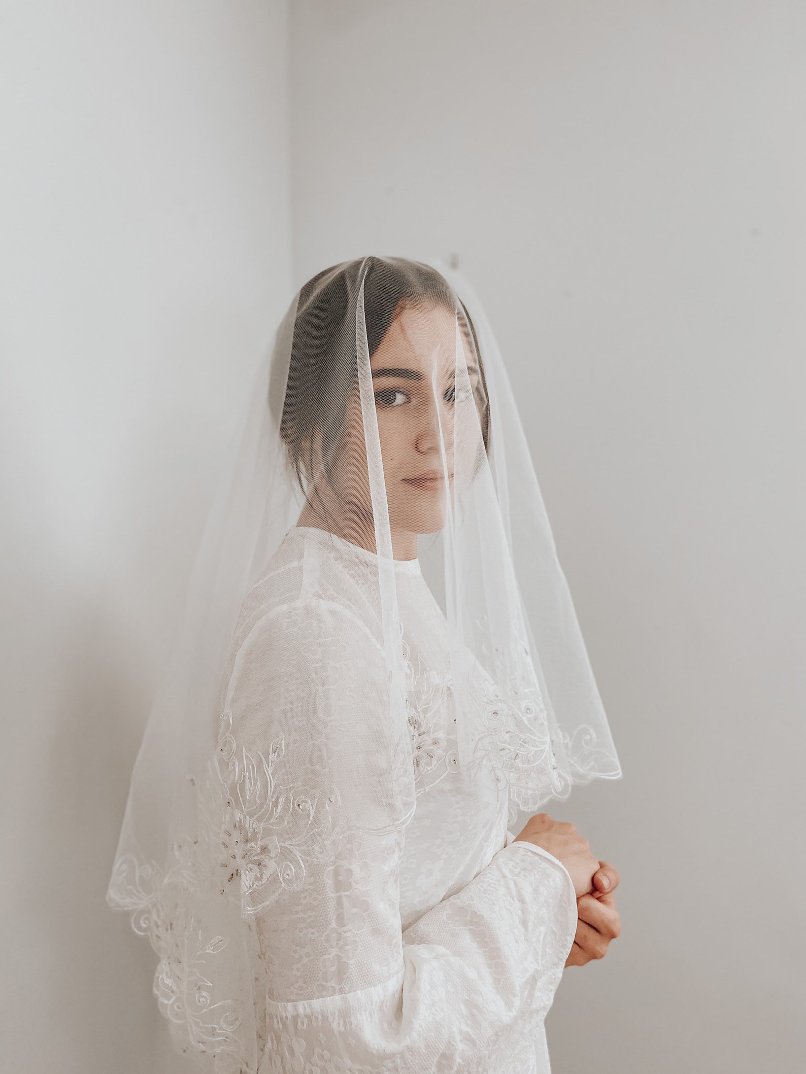 White Embroidered Wedding Veil, Elegant Handmade Veil, Waltz/ballet ...