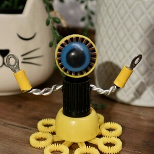 Computer Geek Robot Sculpture - A Perfect Gift for Nerds and Sci-fi ...