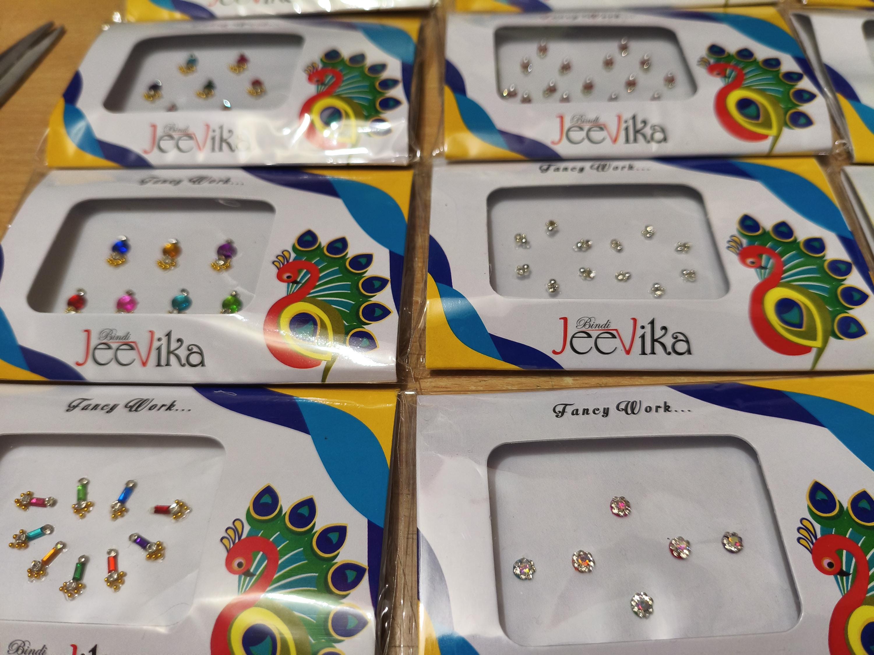 Assorted Pack of Bindis for Your Giveaway to Guests During Wedding ...