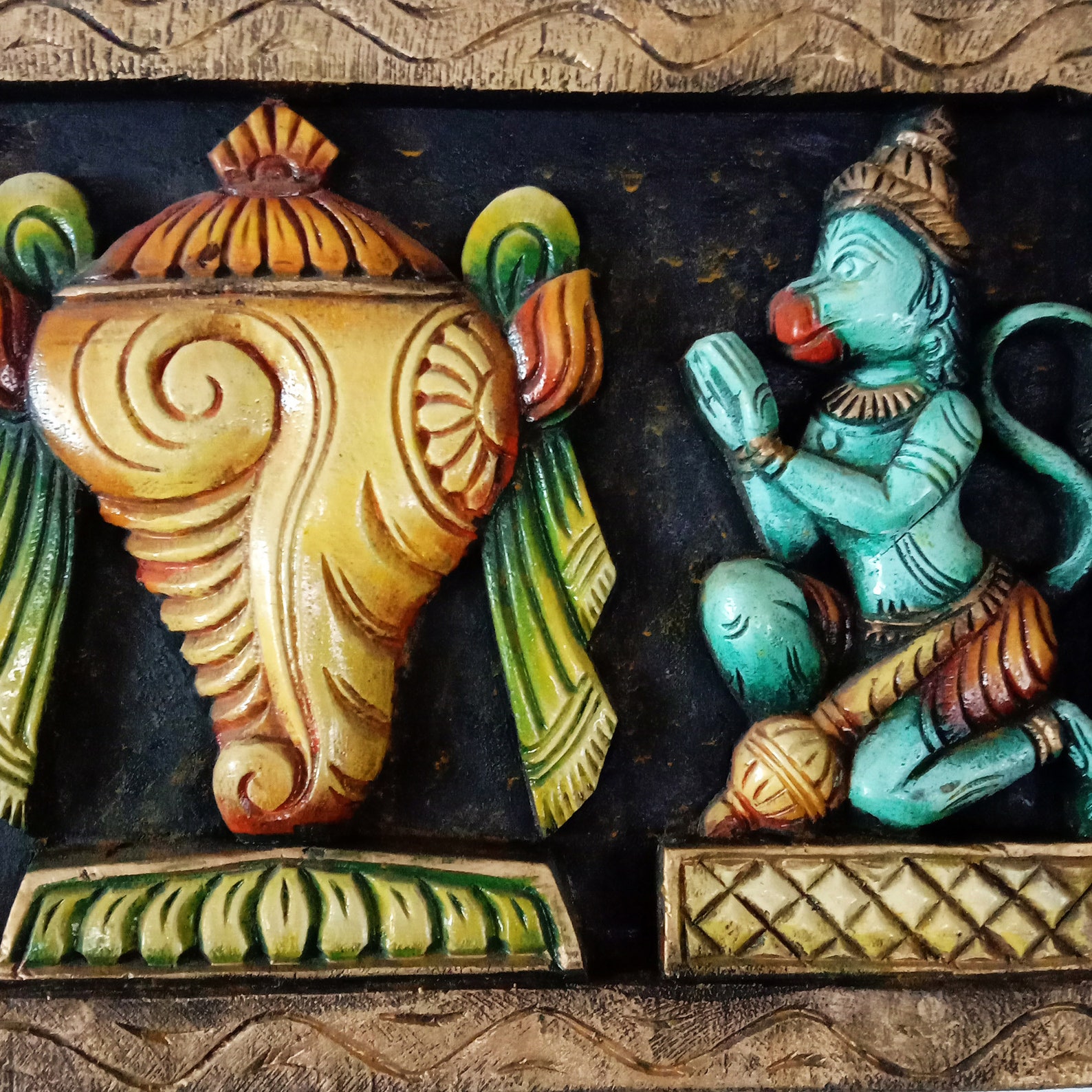 Thiruman Wall Decor With Garudar and Hanuman. Religious Wall - Etsy