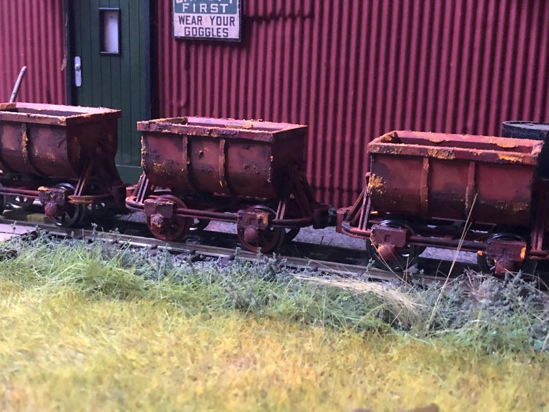 Gn15 Narrow Gauge Three Unpainted Ore Tipper Wagons With Wheels - Etsy