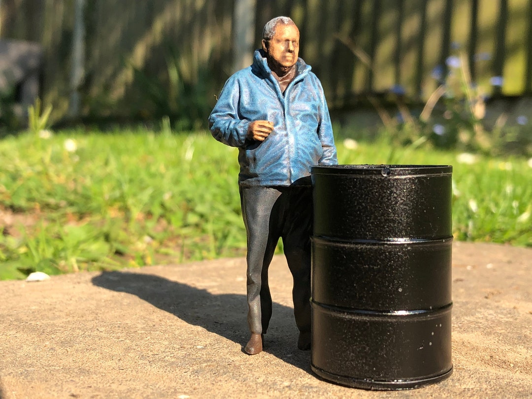 G-scale Figure Standing Around - 3D Scan of a Real Person - MD013 (also ...