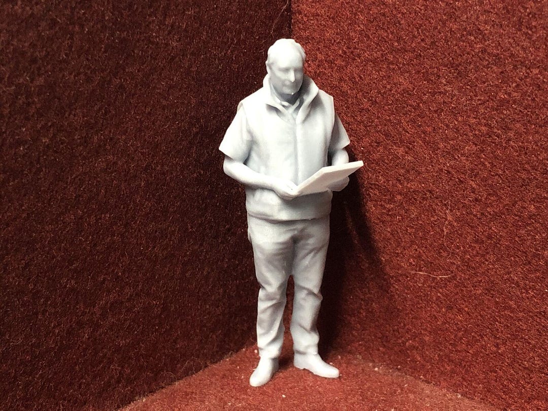 G-scale Figure - 3D Scan of a Real Person With Clipboard - M007 (also ...