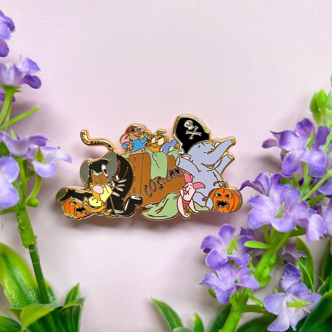 HALLOWEEN PIN / Lumpy Roo Tigger Piglet Winnie the Pooh Disney Enamel ...
