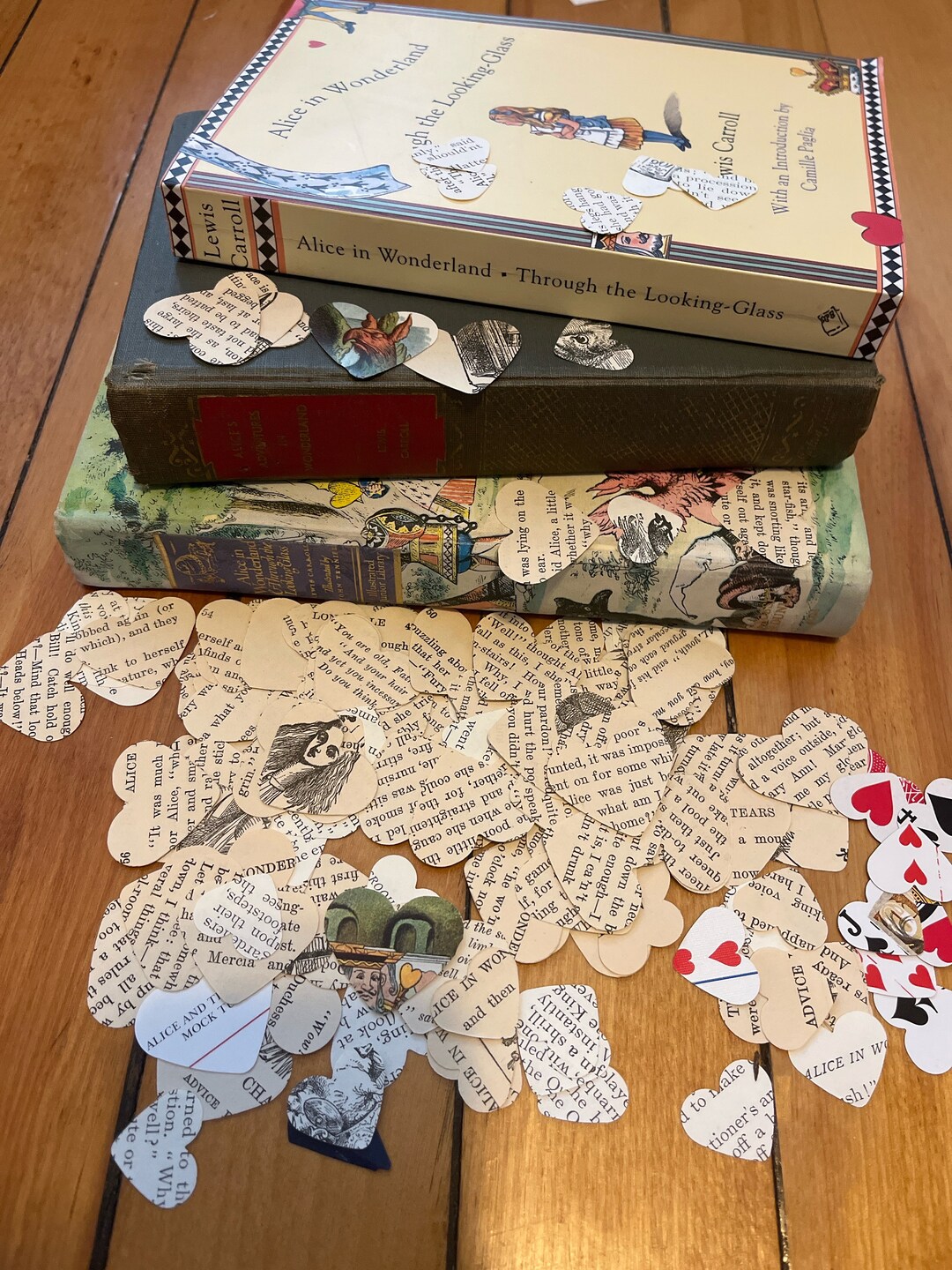Book Page Confetti Alice in Wonderland - Etsy