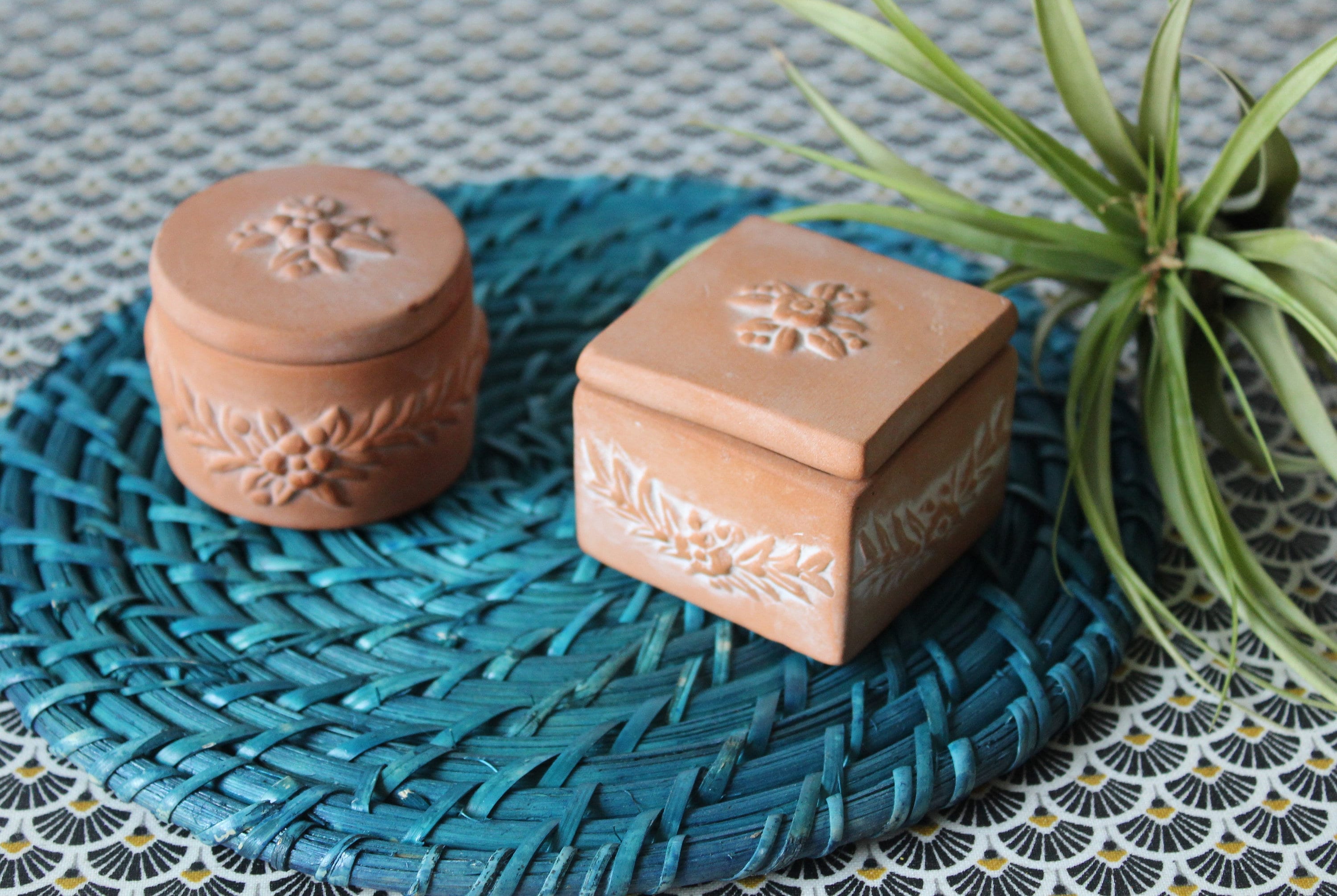 2 small terracotta BOXES with lid, floral decoration, round, square