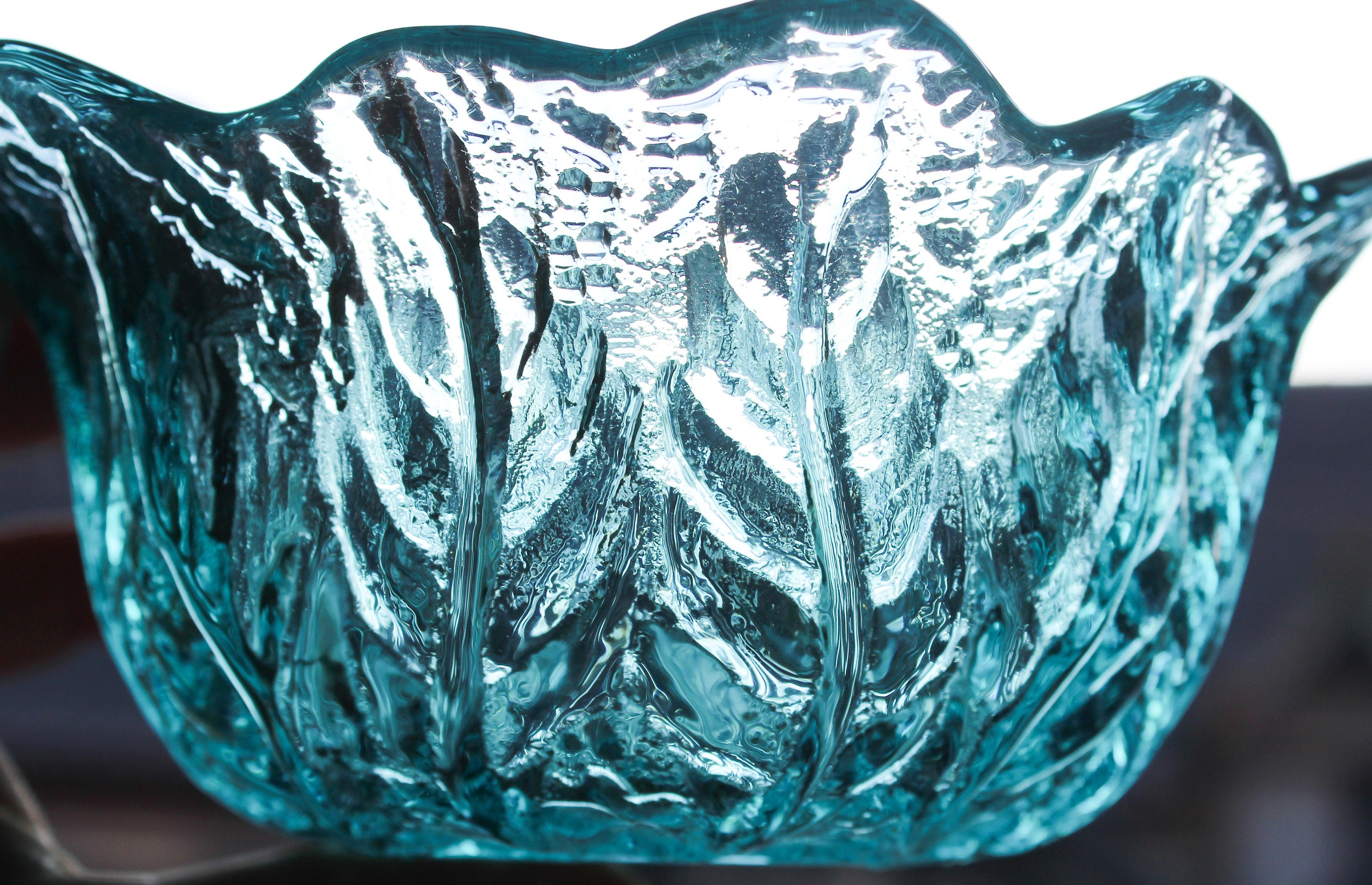 6 COUPES in turquoise textured glass, bowl at Dessert France
