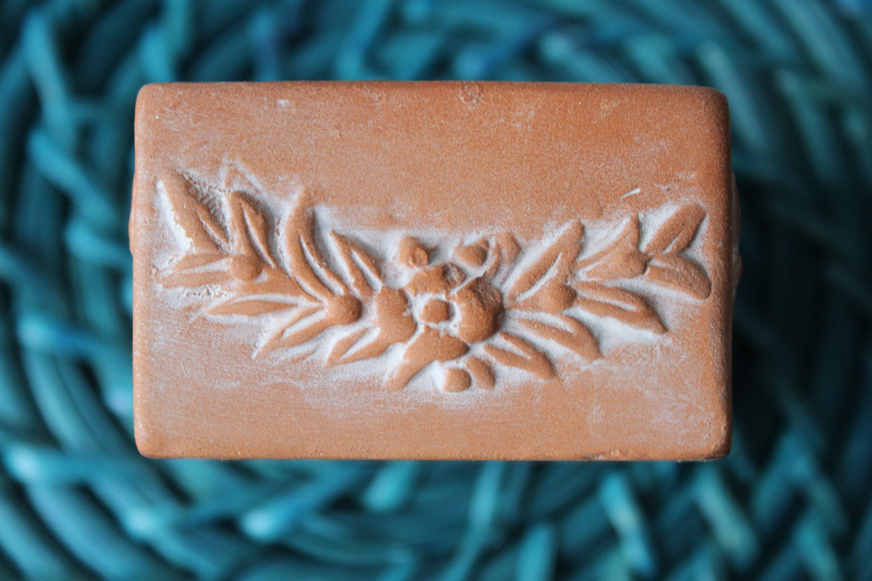 2 small terracotta BOXES with lid, floral decoration, round, square