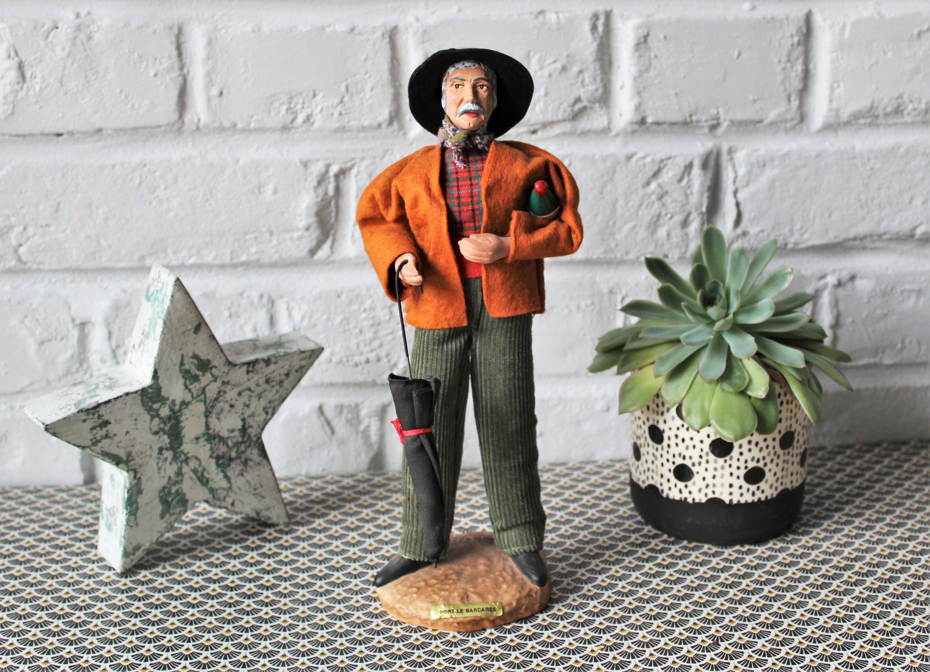 SANTON French man carrying umbrella, large size, Provencal fabric ...