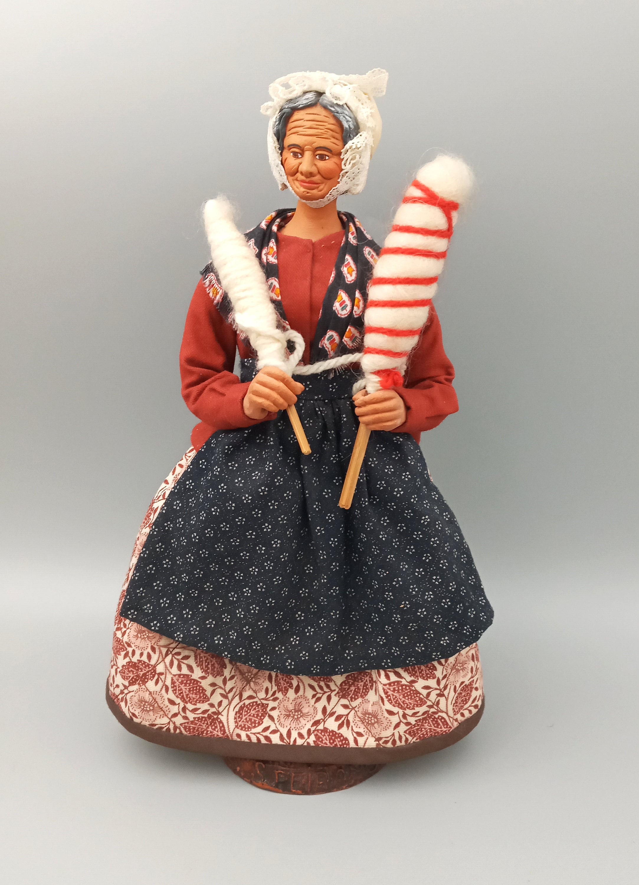 Grand SANTON provençal woman, signed S PEIRANO Provence France