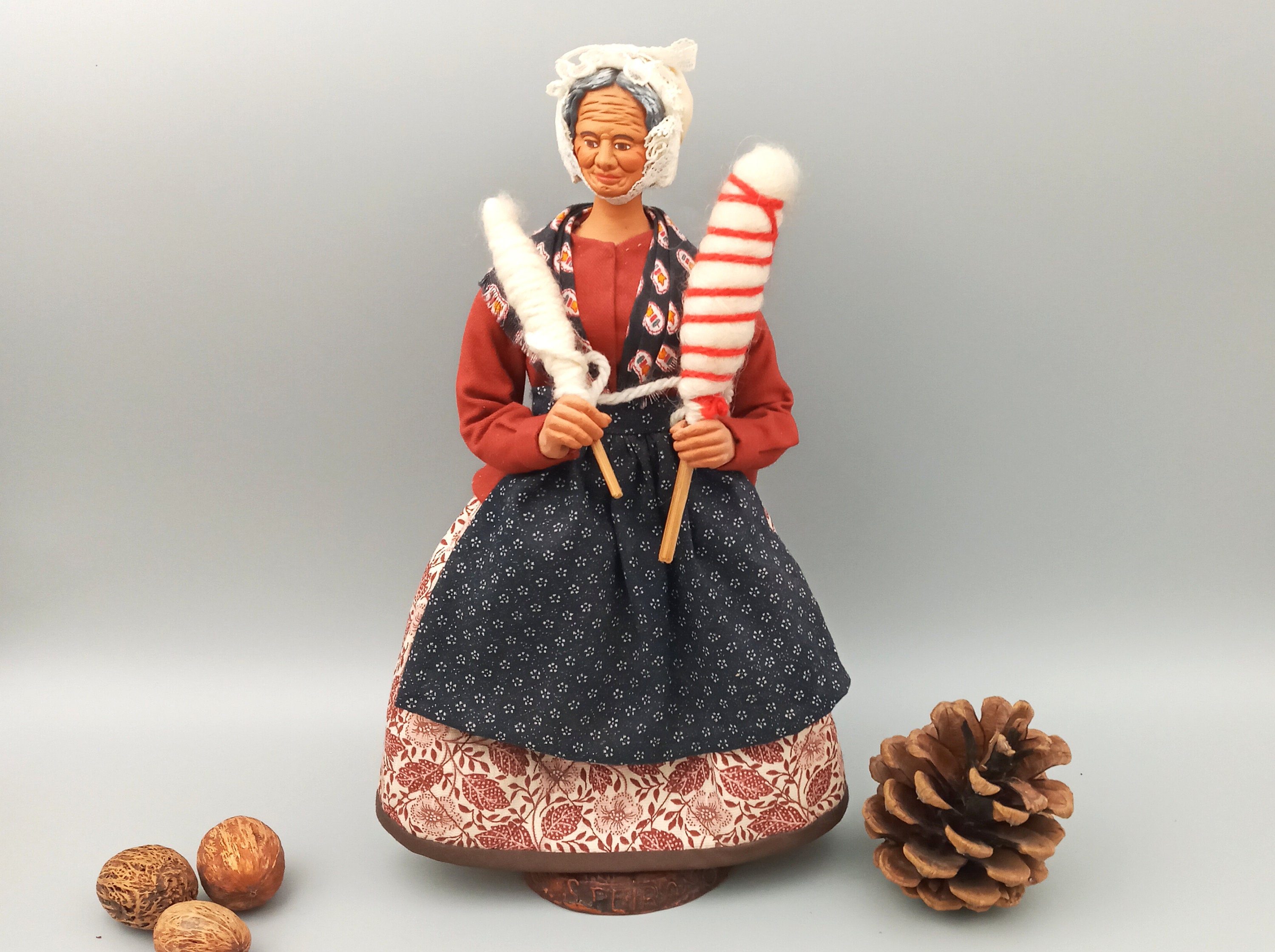 Grand SANTON provençal woman, signed S PEIRANO Provence France