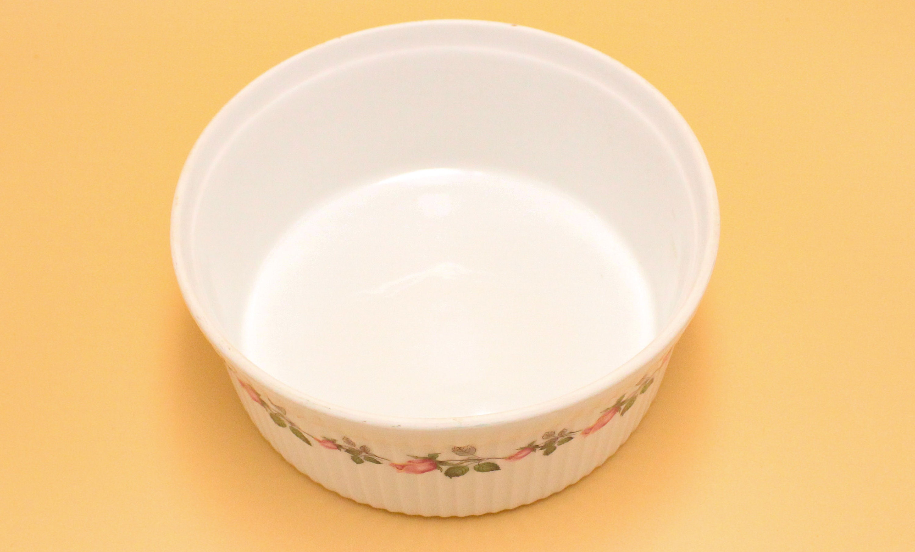 SOUFFLE DISH Apilco vintage porcelain garland of pink roses