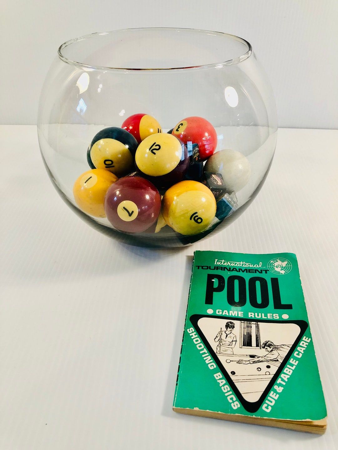 Vintage Pool Ball Billiards Complete Set of 16 in Large Round Glass ...