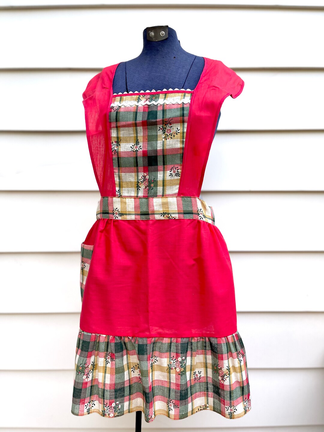 Vintage Apron, Red, Green & Gold Floral and Plaid Full Apron With ...