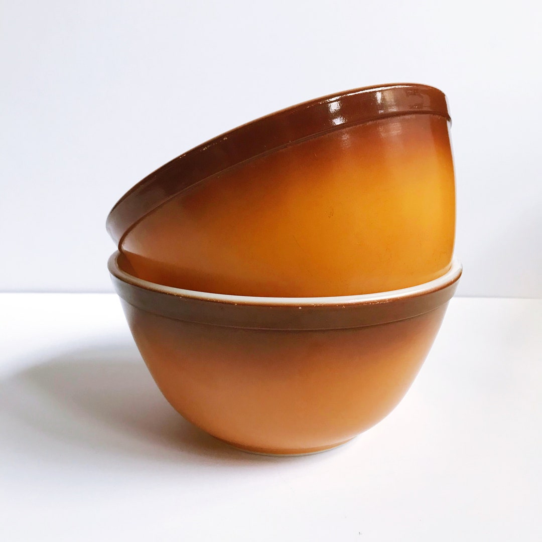 VINTAGE Set of 2 Brown Pyrex Bowls - Etsy