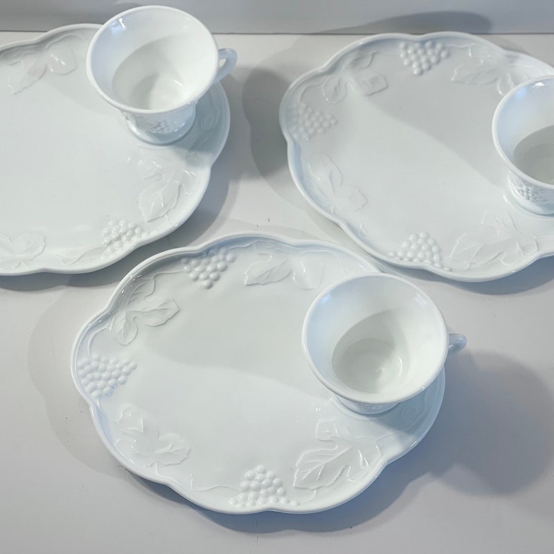 Milk Glass Platter - Etsy