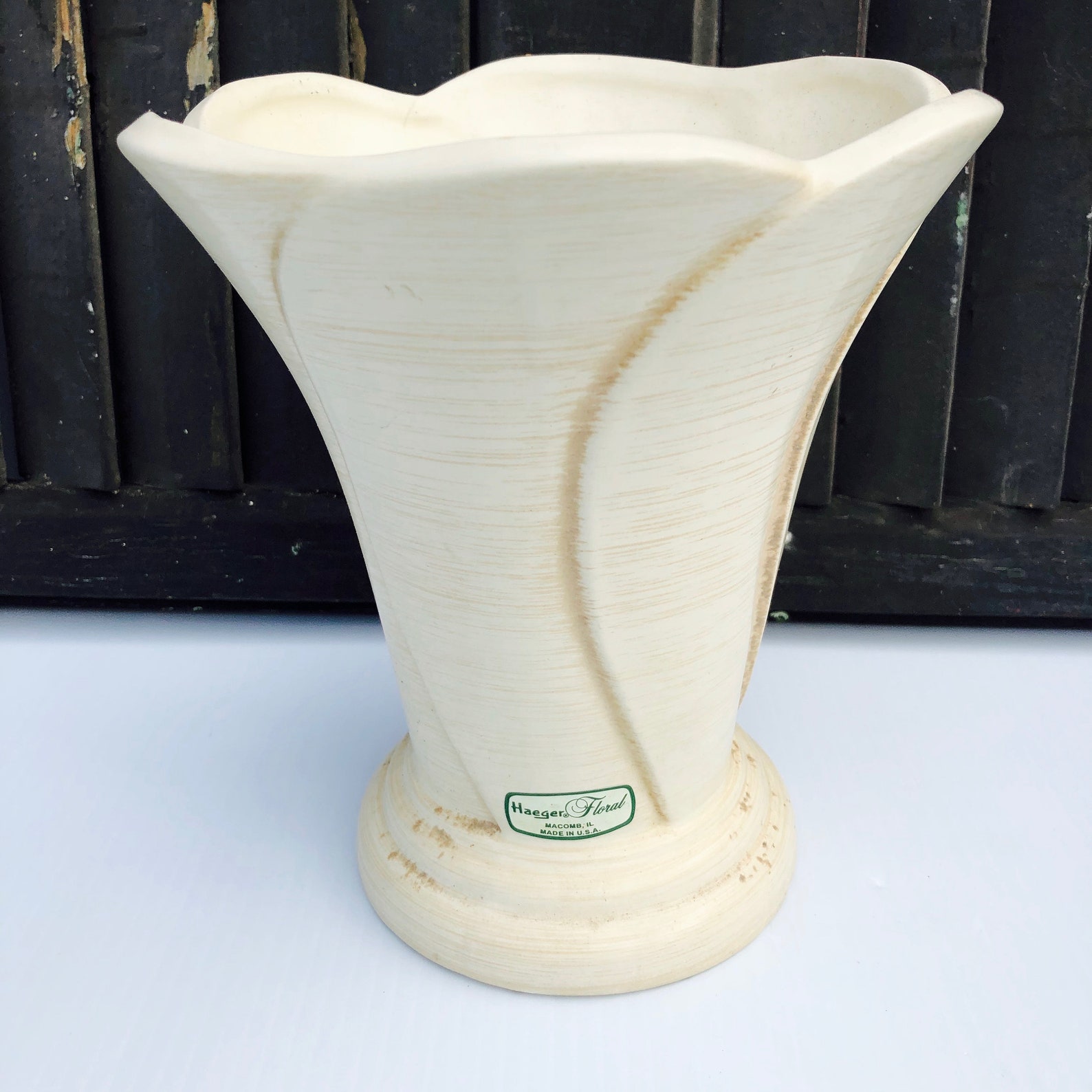 Vintage Haeger Pottery Vase Matte Cream Ribbed Petal Vase - Etsy
