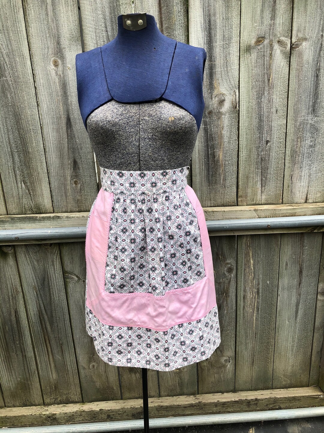 Vintage Apron, Adorable, Pink & Gray Floral, Cotton Half Apron With ...