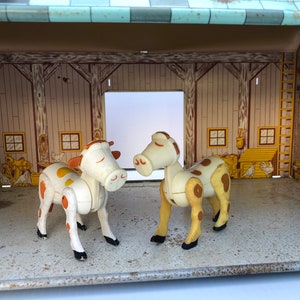 Vintage, 22 Piece Farm Set, Ohio Art Co. Metal Litho Barn, Rolling ...