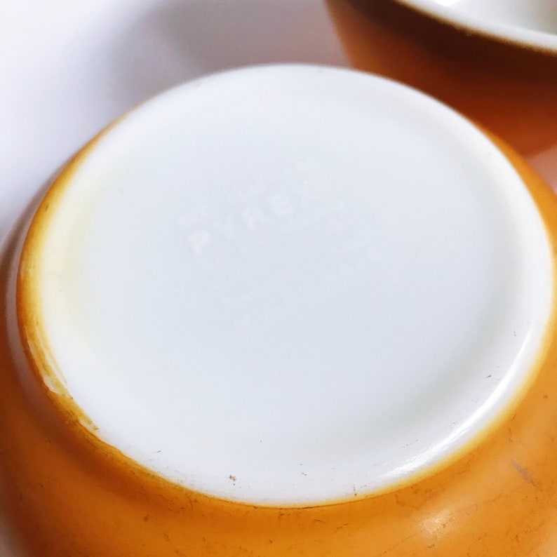 VINTAGE Set of 2 Brown Pyrex Bowls - Etsy