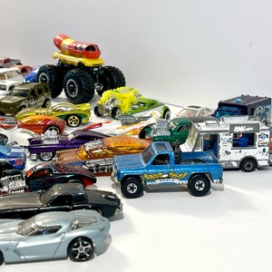 Vintage 1950s - 2000s Lot of 84, Hot Wheels + Miniature Diecast Toy ...