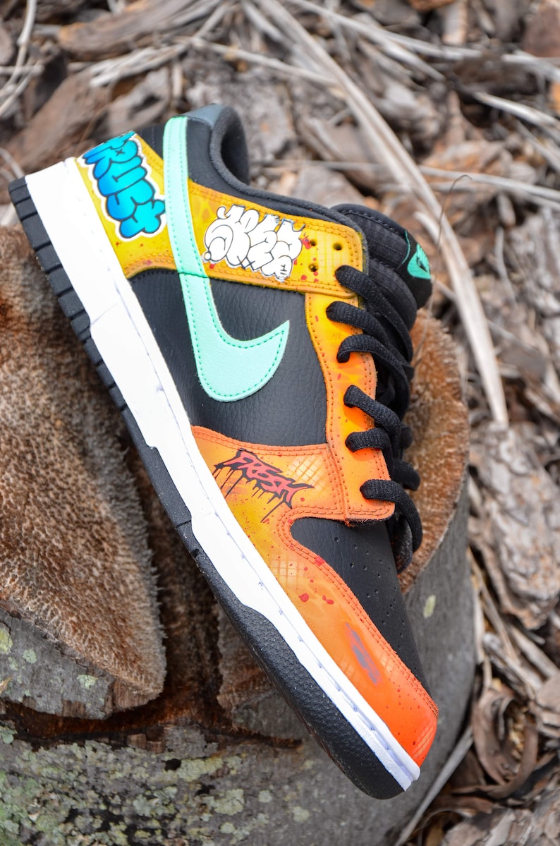 Graffiti - Custom Dunks. - Etsy